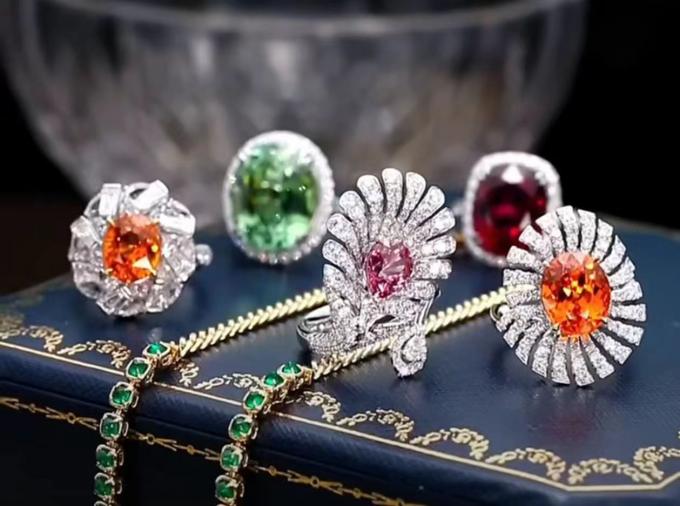 Customized Lab Grown Unnatural Blue SIC Single Crystal Raw Material For ...